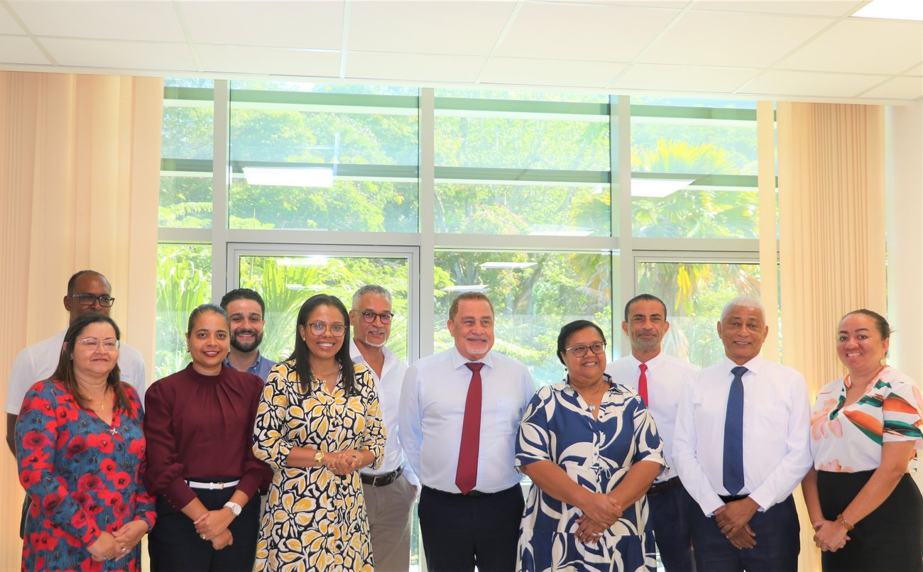 Minister Radegonde Meets Members of the Seychelles Tourism Academy ...